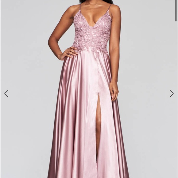 Faviana | Dresses | Faviana S400 Prom Dress Slight Dirty Bottom But ...